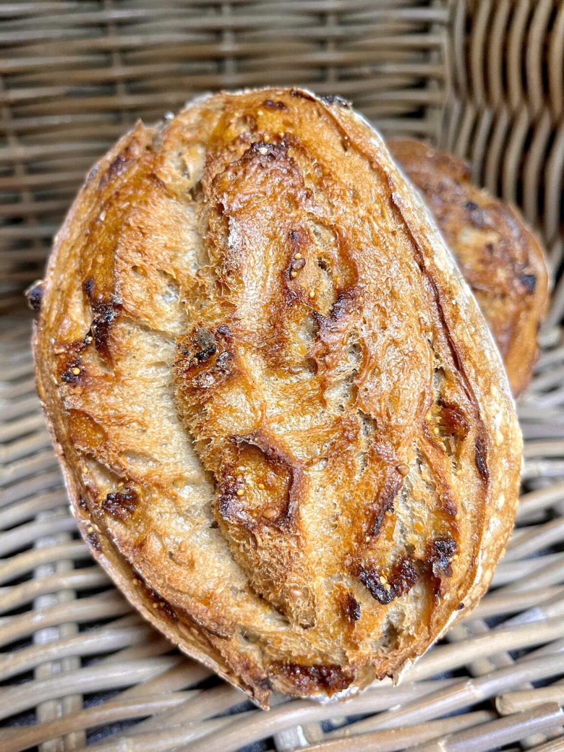 Pain aux figues, abricots & sésame - Marius Demeyer, Pâtissier ...